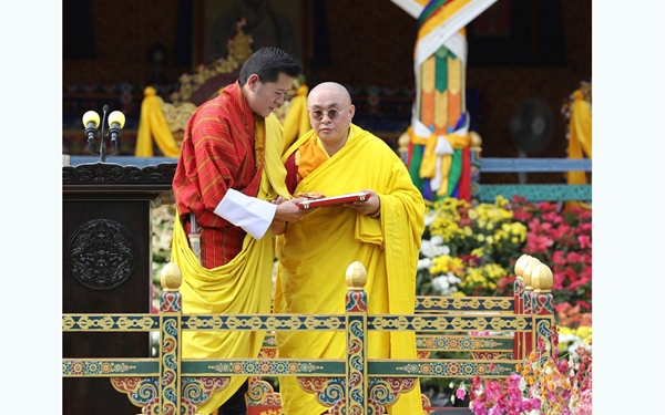 Meet His Holiness The Je Khenpo – Recipient Of The Order of Druk Gyolpo ...